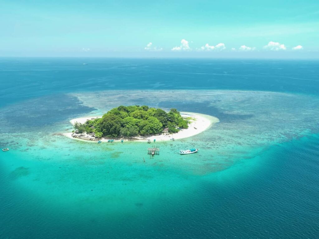5 Pulau Unik di Dunia, No.3 ada di Indonesia - Madingmu